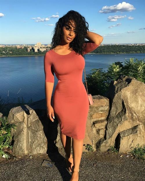 Ayisha Diaz Pictures Hotness Rating Unrated